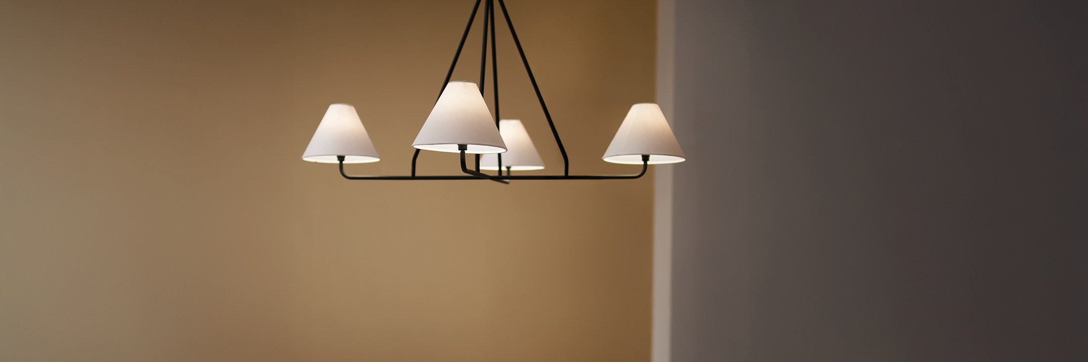 Luxury Chandeliers & Modern Chandelier Lights - Dining & Bedroom Styles ...